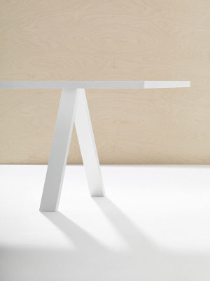 Cross Table by Rizzini+Fattorini+Partners for Arper | Design Chronicle