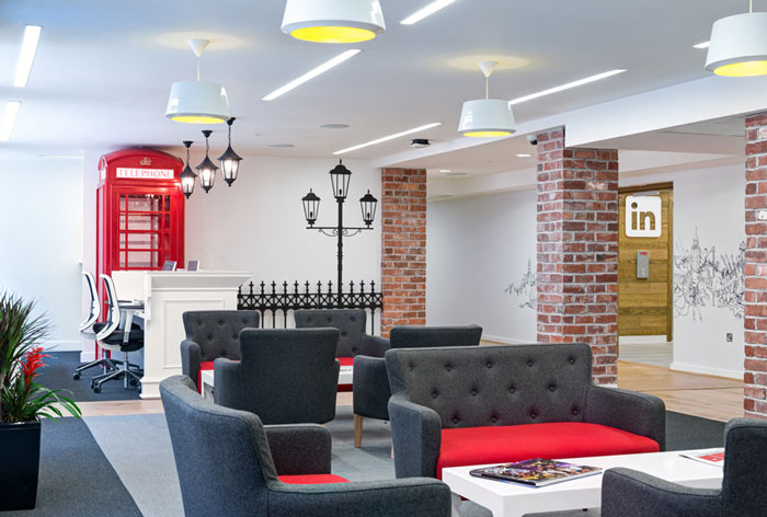LinkedIn brand intertwined with the vibe of London life | Design Chronicle